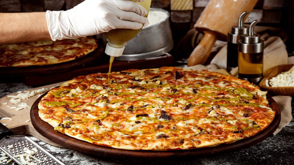 Explore the Best Places to Eat the Famous Chicago Deep Dish Pizza ...